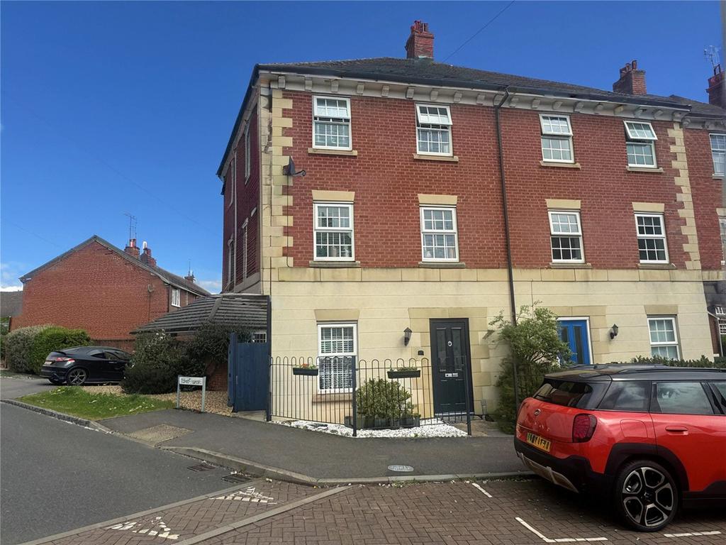 Chrysanthemum Drive, Shinfield... 4 bed semi-detached house - £500,000