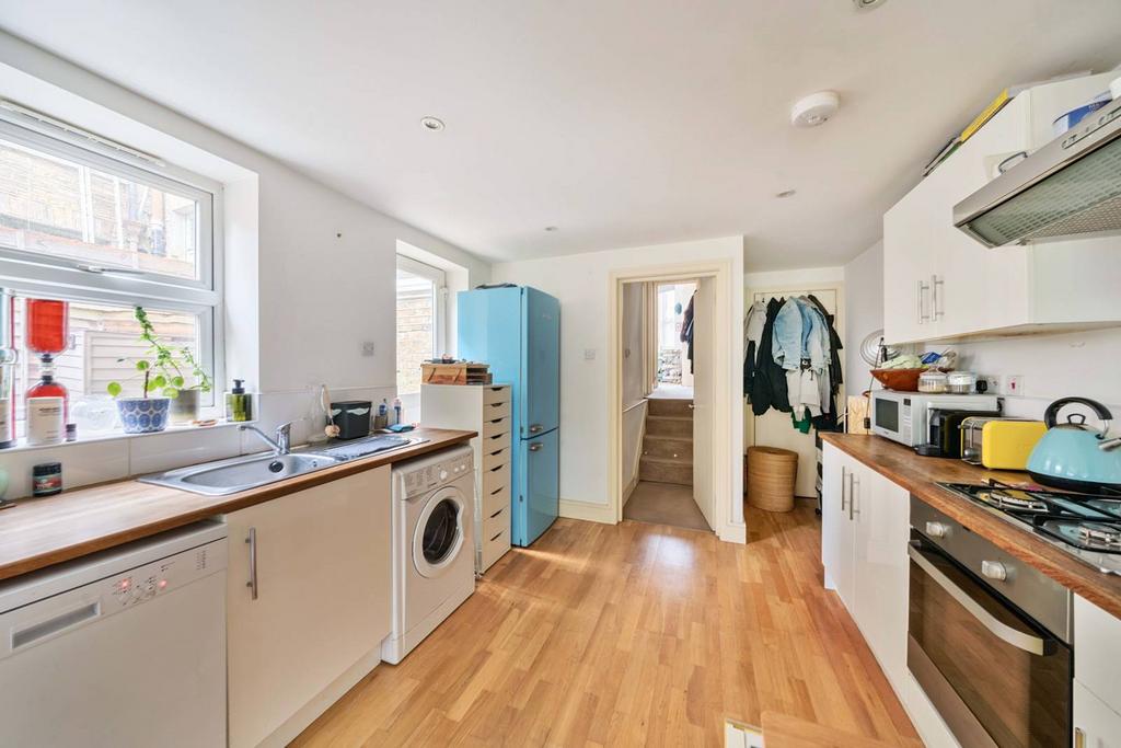 Marsden Road, East Dulwich, London, SE15 2 bed flat to rent - £2,000 ...