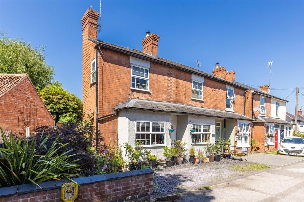 Sydney Grove, Radcliffe-On-Trent... 3 bed semi-detached house - £300,000