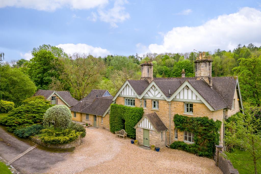 Bagendon GL7 6 bed detached house - £2,450,000