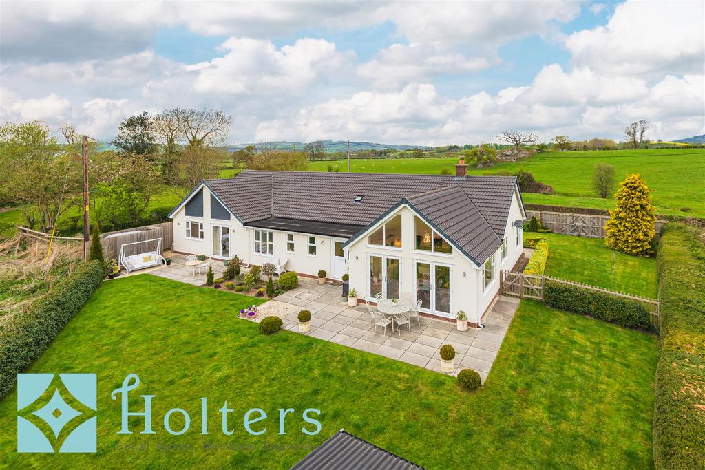 Hen-Domen, Montgomery SY15 4 bed detached bungalow for sale - £575,000