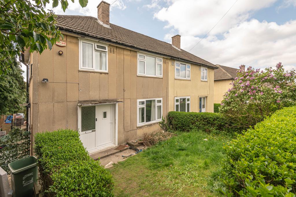 Kentmere Close, Leeds LS14 3 bed semi-detached house for sale - £150,000