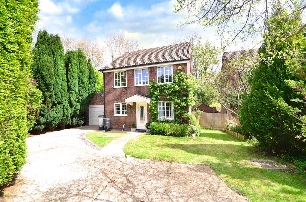 East Grinstead, West Sussex, RH19 4 bed detached house - £600,000