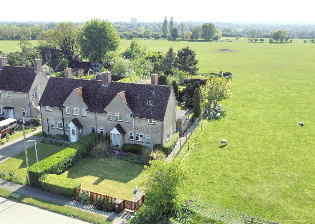 Great Lane, Bierton HP22 3 bed semi-detached house for sale - £475,000