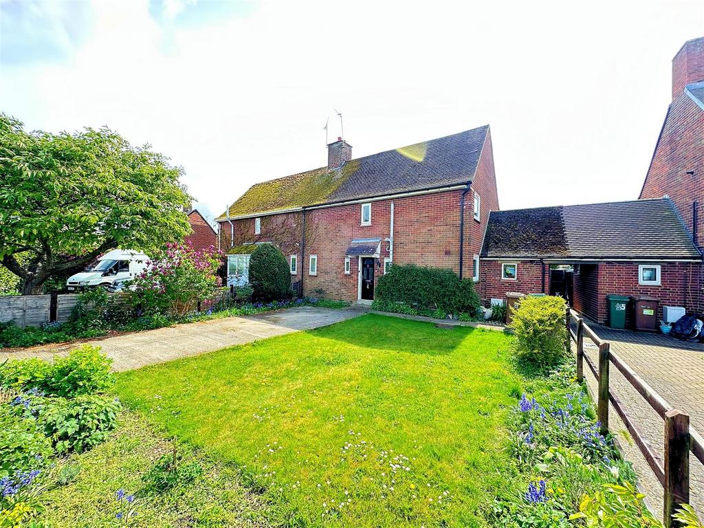 Walton Place, Weston Turville HP22 3 bed semi-detached house for sale ...