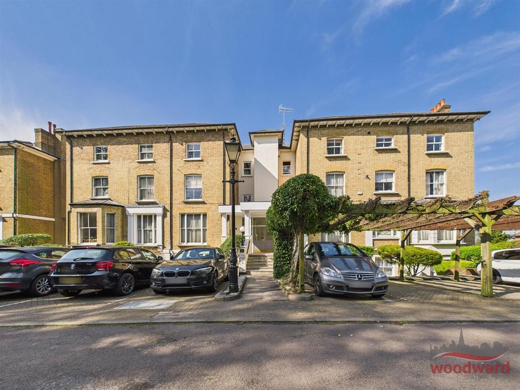 Glasfryn Court, Roxeth Hill, Harrow... 2 bed flat to rent - £2,200 pcm ...