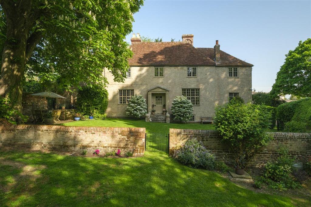 Wellbrook Farm House, South Street... 6 bed detached house - £1,395,000