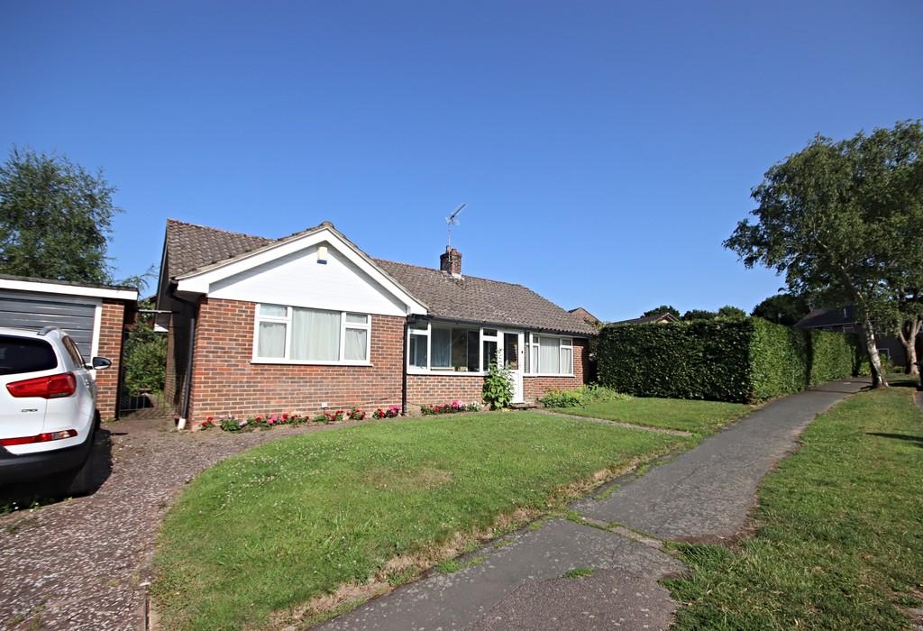 Silver Lane, Billingshurst 3 bed detached bungalow - £530,000