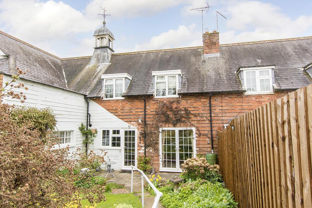 Main Street, Great Oxendon 2 bed cottage for sale - £325,000