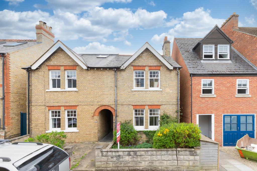 William Street Oxford OX3 0ER 2 bed semi-detached house - £450,000