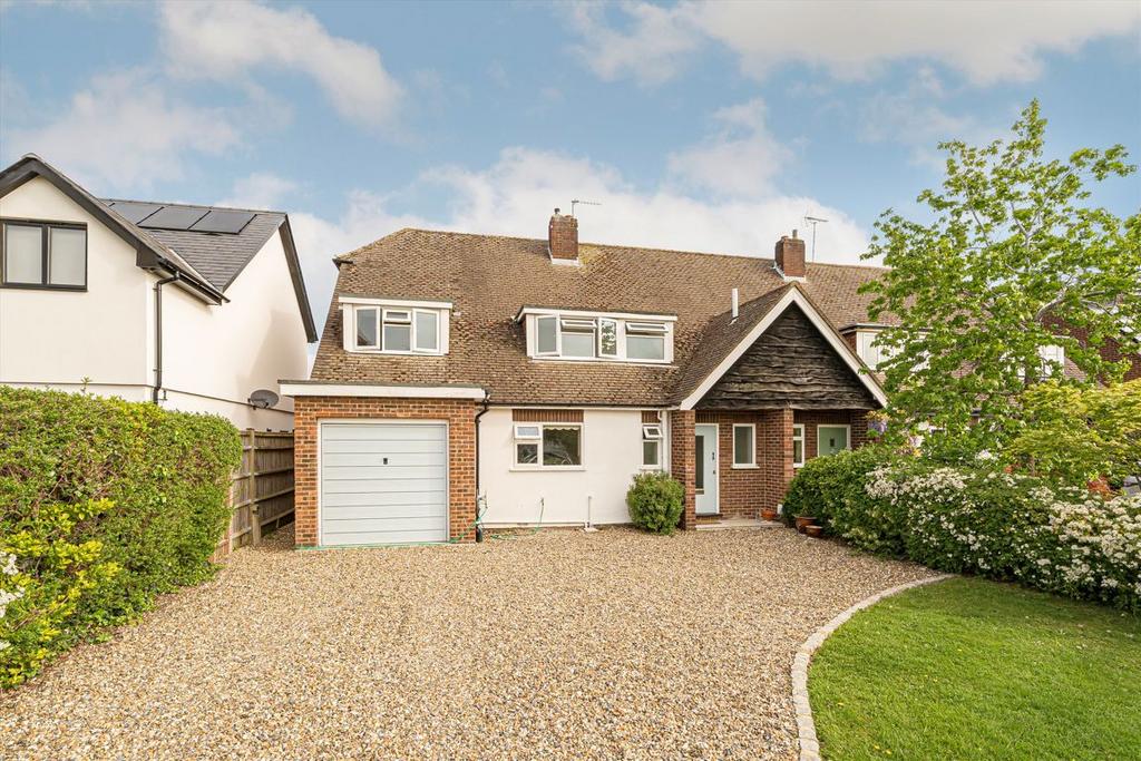 Wadham Close, Shepperton TW17 4 bed house to rent - £3,250 pcm (£750 pw)