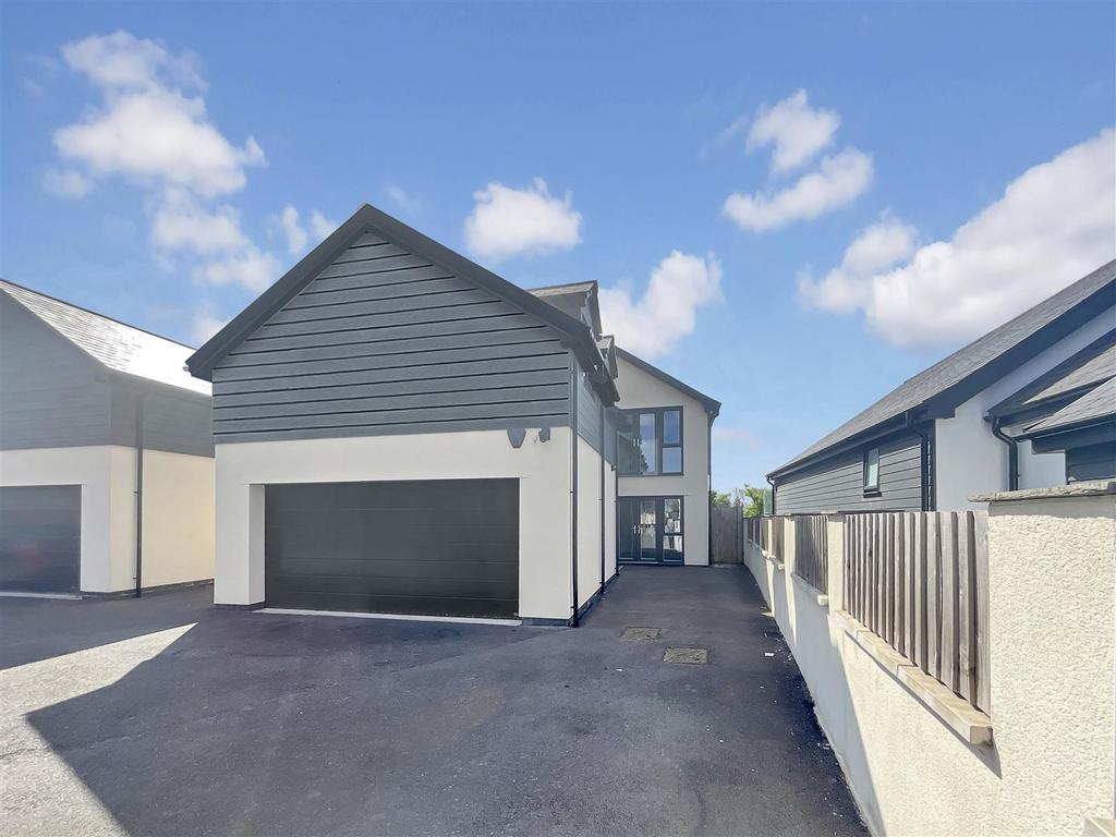 Stowte Close, Longwell Green, Bristol 4 bed detached house for sale - £ ...