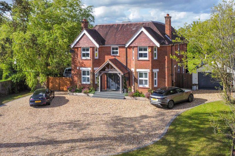 Cadnam 4 bed detached house for sale - £1,050,000