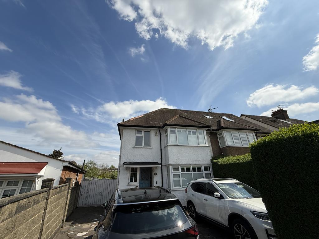 Hendon Way, London, NW2 3 bed semi-detached house to rent - £3,445 pcm ...