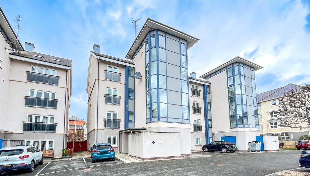 Mostyn Broadway, Llandudno, Conwy, LL30 2 bed apartment for sale - £175,000
