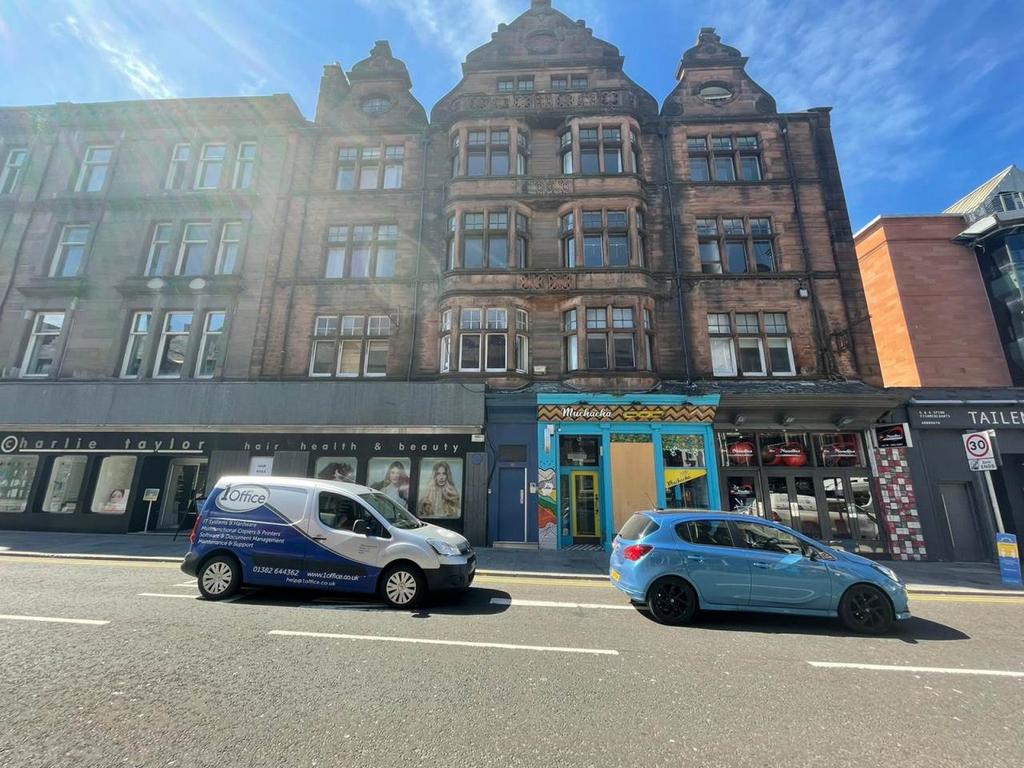 93 2/1 Nethergate, 3 bed flat - £1,425 pcm (£329 pw)