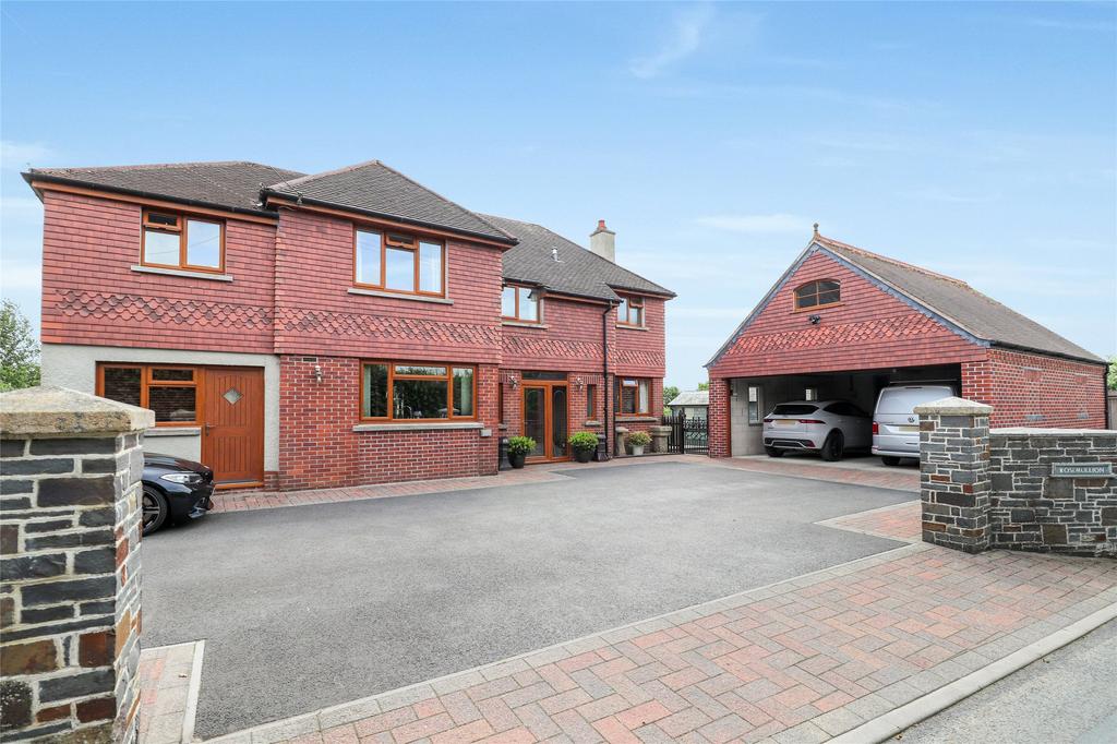 Gunswell Lane, South Molton, Devon, EX36 4 bed detached house - £750,000