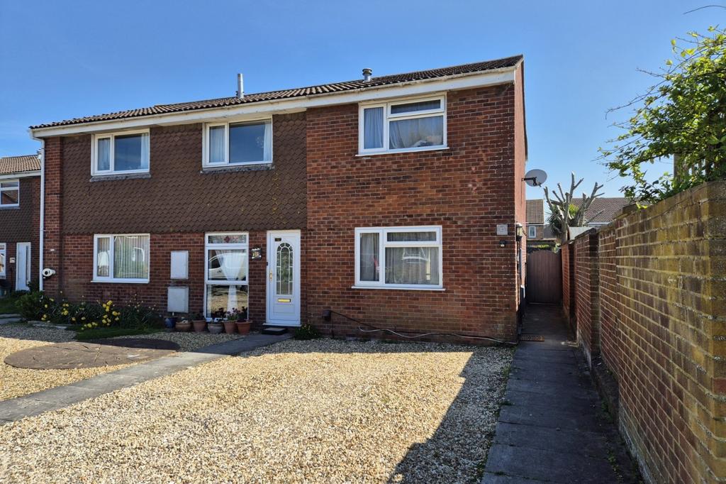 Butterfield Park, North Somerset BS21 2 bed end of terrace house - £289,950