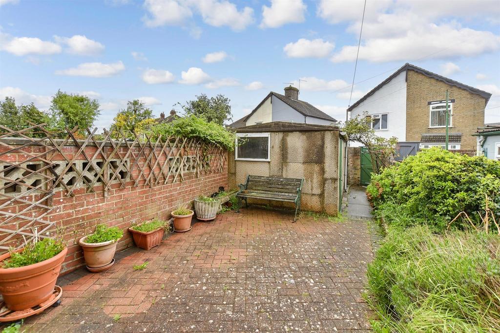 Buckland Avenue, Dover, Kent 3 bed terraced house for sale - £210,000