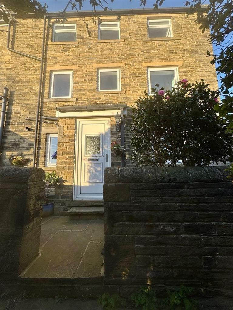 Granny Hill Terrace, Halifax 3 bed end of terrace house for sale - £135,000