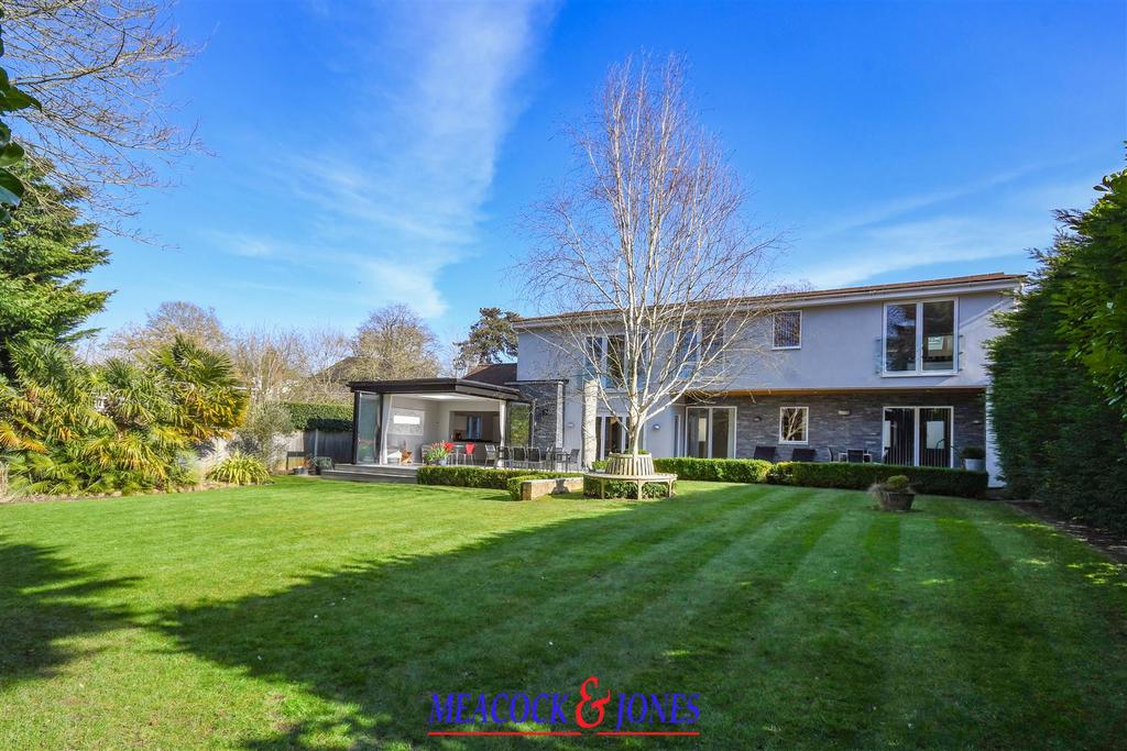 Roundwood Avenue, Hutton Mount... 6 bed detached house - £1,950,000