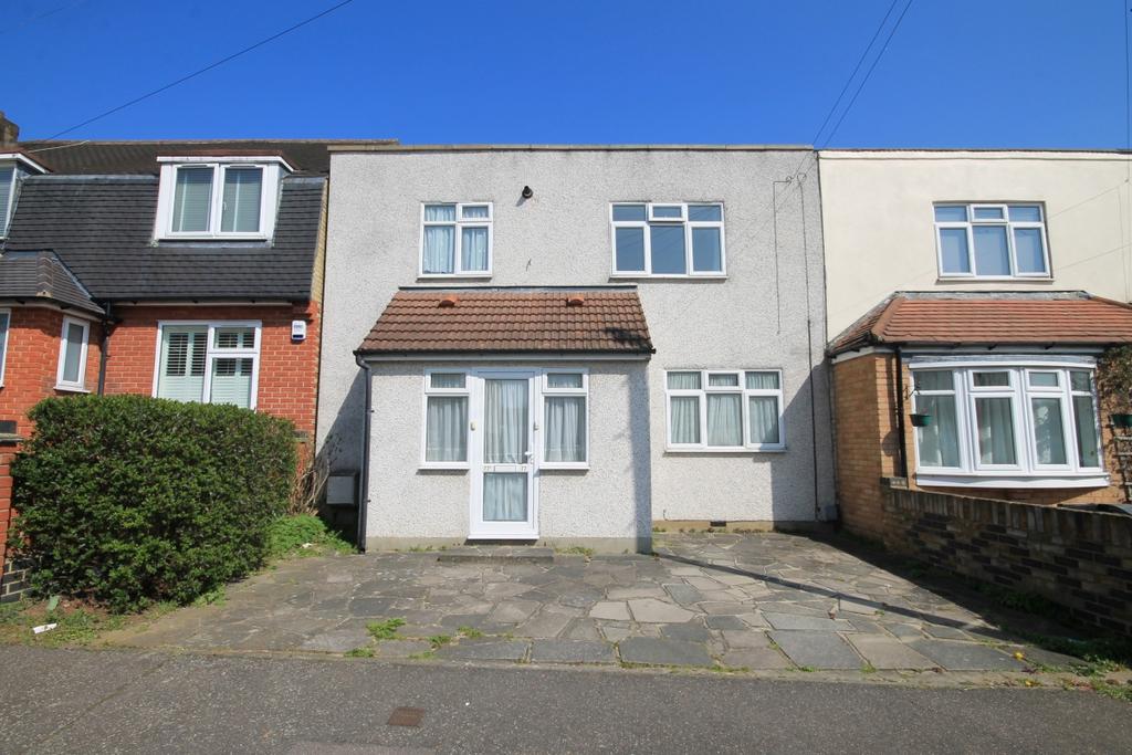 Essex RM11 2 bed flat to rent - £1,500 pcm (£346 pw)