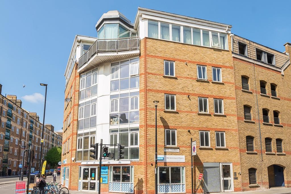 Shad Thames London SE1 2 bed flat to rent - £2,800 pcm (£646 pw)