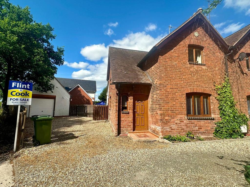 Kings Acre Road, Hereford, HR4 2 bed semi-detached house for sale - £ ...