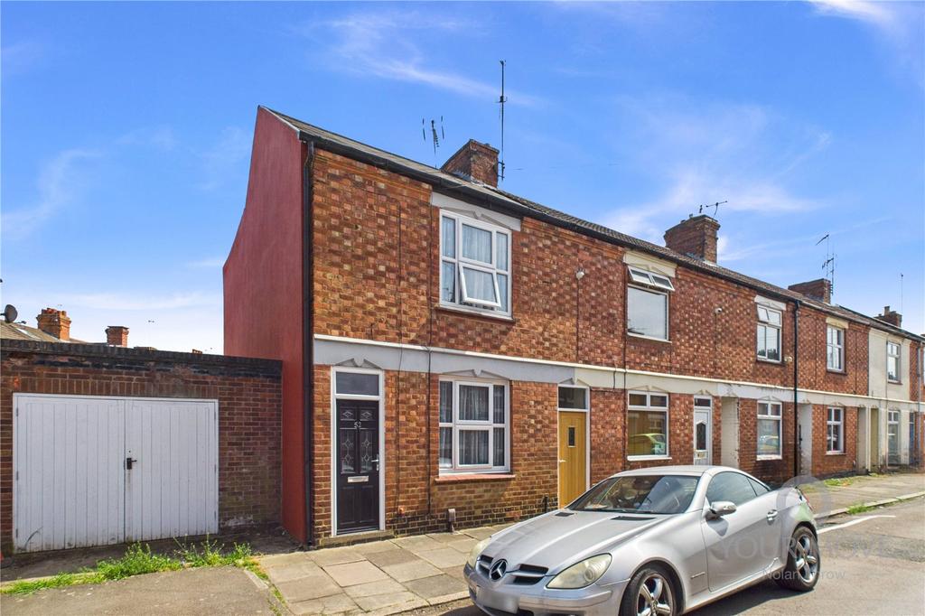 Clarence Road, Kettering NN16 2 bed end of terrace house for sale - £ ...