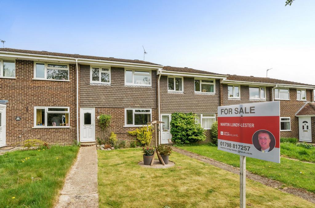 Glebelands, Pulborough, RH20 3 bed terraced house - £330,000
