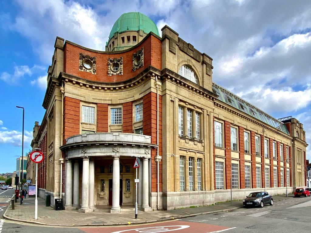 Clarence Place, Newport NP19 2 bed apartment for sale - £182,500