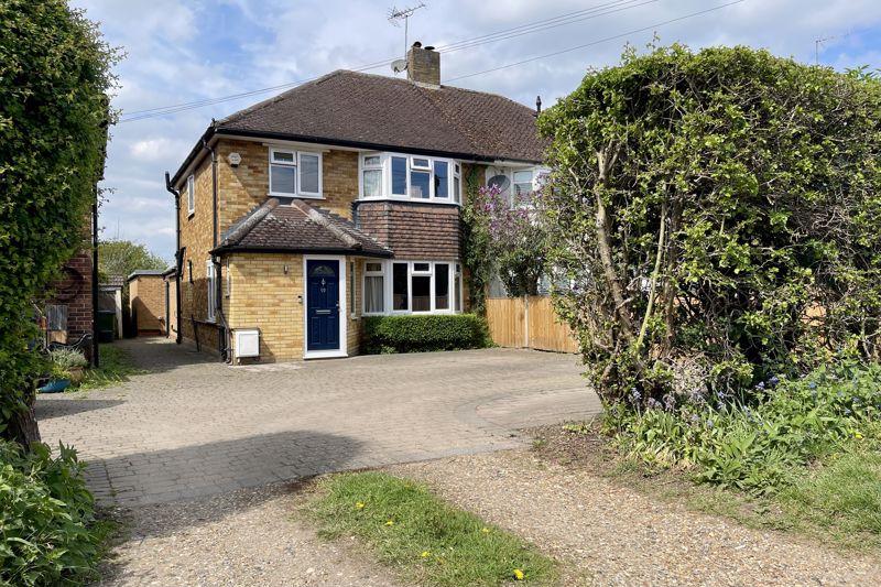 Telegraph Lane, Esher 3 bed semi-detached house for sale - £895,000