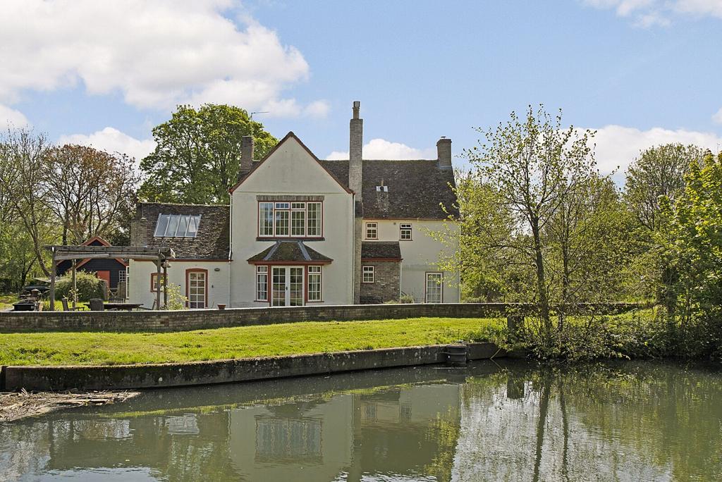 Mill Lane, Huntingdon PE28 5 bed detached house for sale - £2,250,000