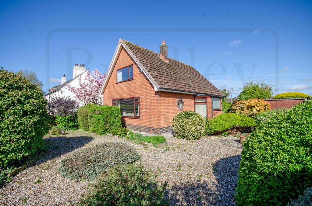 Lanedale, Longton PR4 3 bed detached bungalow for sale - £320,000