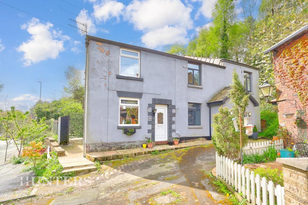 Roundthorn Road, Oldham 2 bed semi-detached house for sale - £160,000
