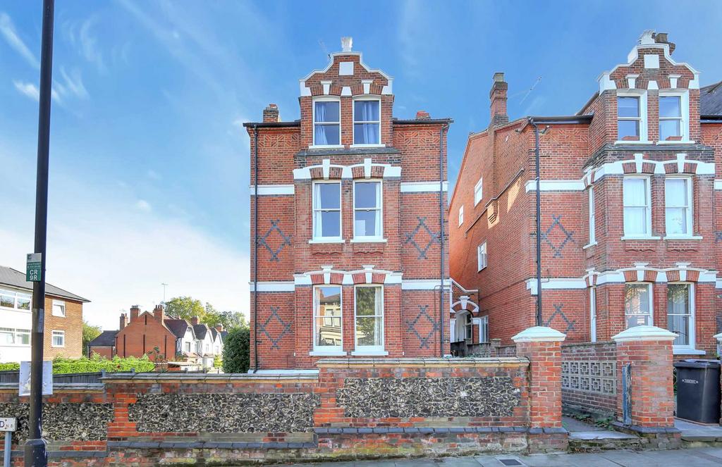 Crouch Hall Road, London N8 Studio - £1,300 pcm (£300 pw)