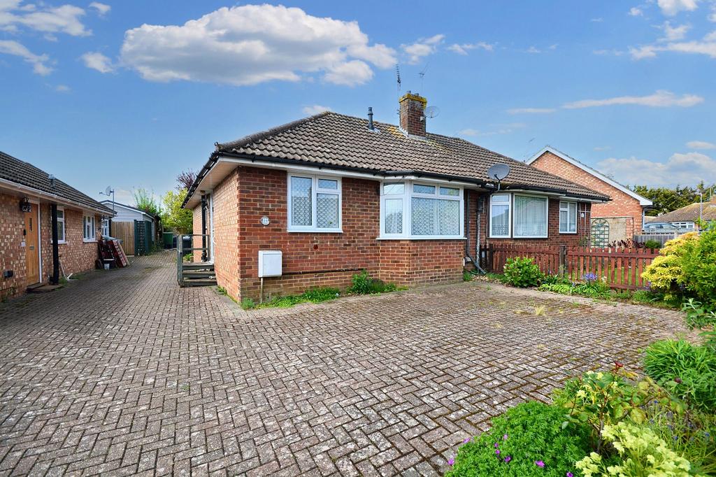 Tadworth Road, Ashford TN24 2 bed semi-detached bungalow for sale - £275,000