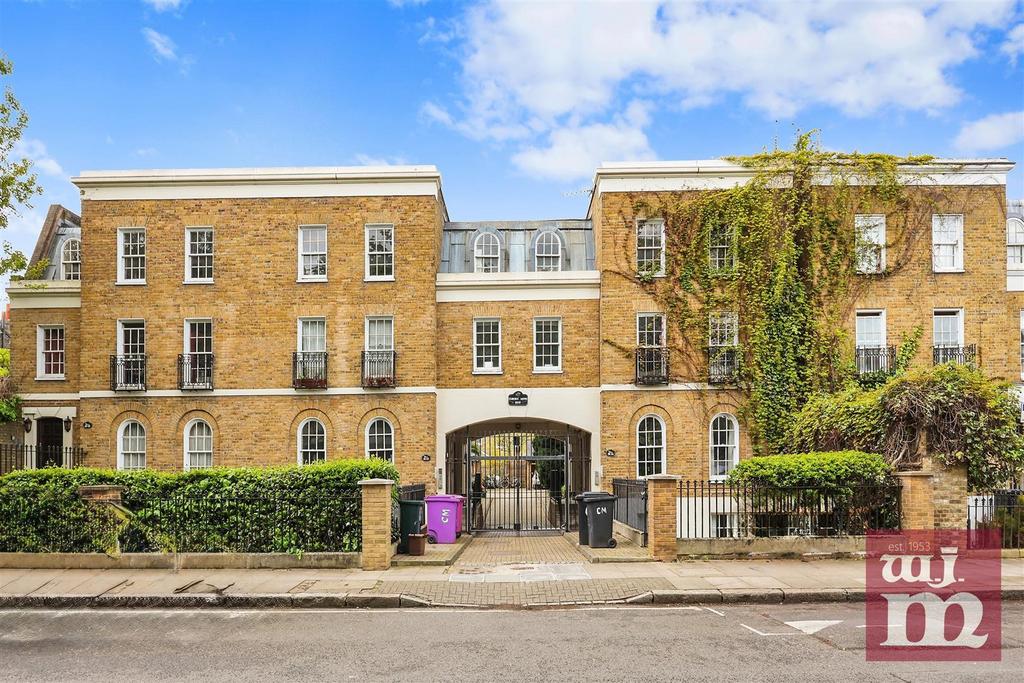 Coborn Mews, Mile End, E3 2 bed flat to rent - £2,150 pcm (£496 pw)