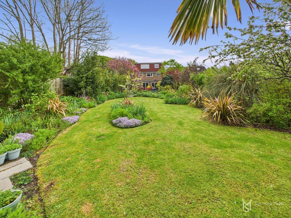 Decoy Drive, Eastbourne BN22 4 bed detached house for sale - £725,000