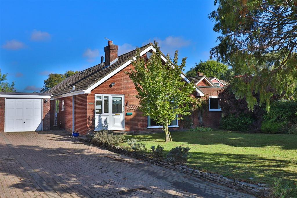 Nedging Road, Nedging Tye, IP7 3 bed detached bungalow for sale - £525,000