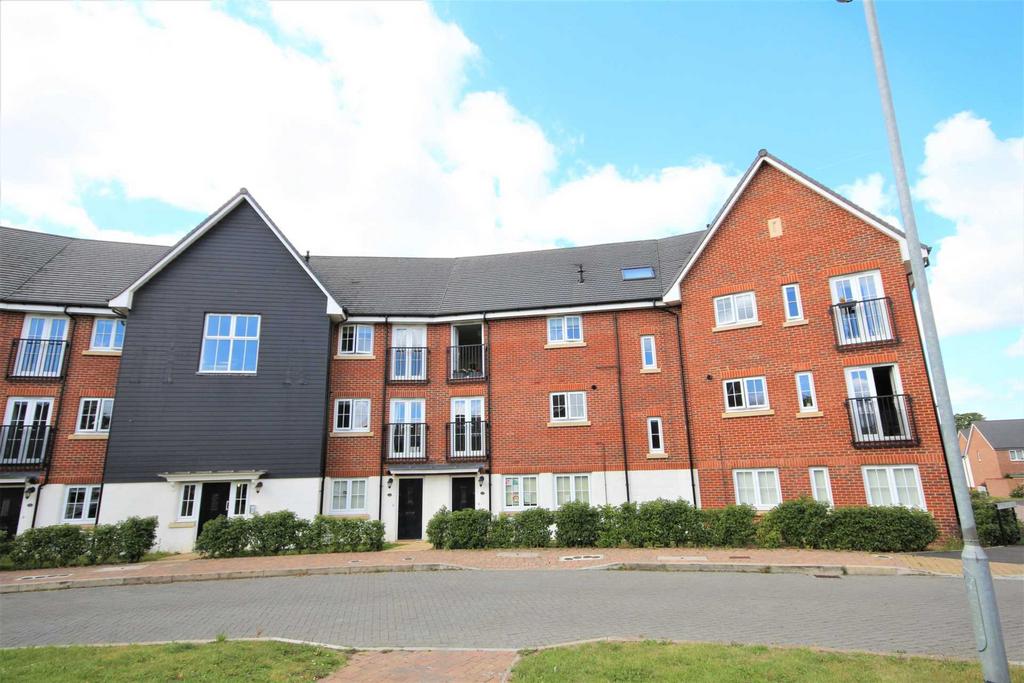Fulmar Crescent, Bracknell RG12 1 bed apartment to rent - £1,150 pcm (£ ...