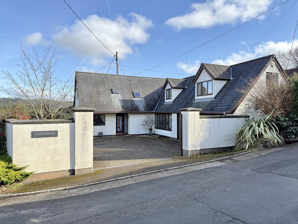 Fairhaven, Christow, Exeter 5 bed detached house - £640,000