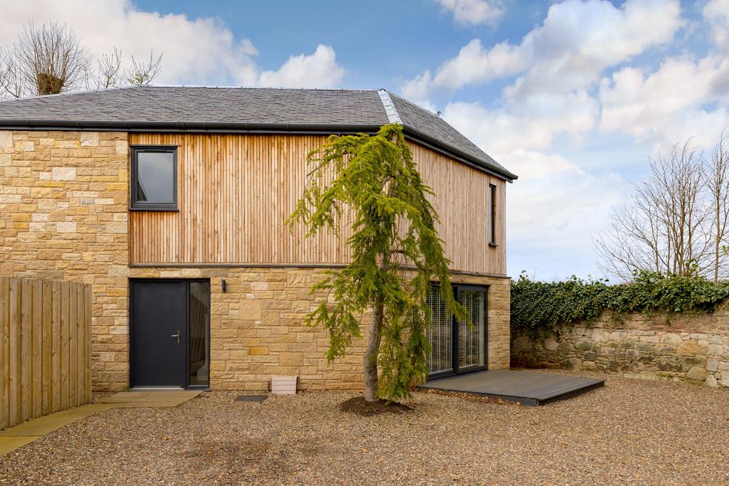 18 Liberton Brae, Edinburgh, EH16 6AE 4 bed detached house - £825,000