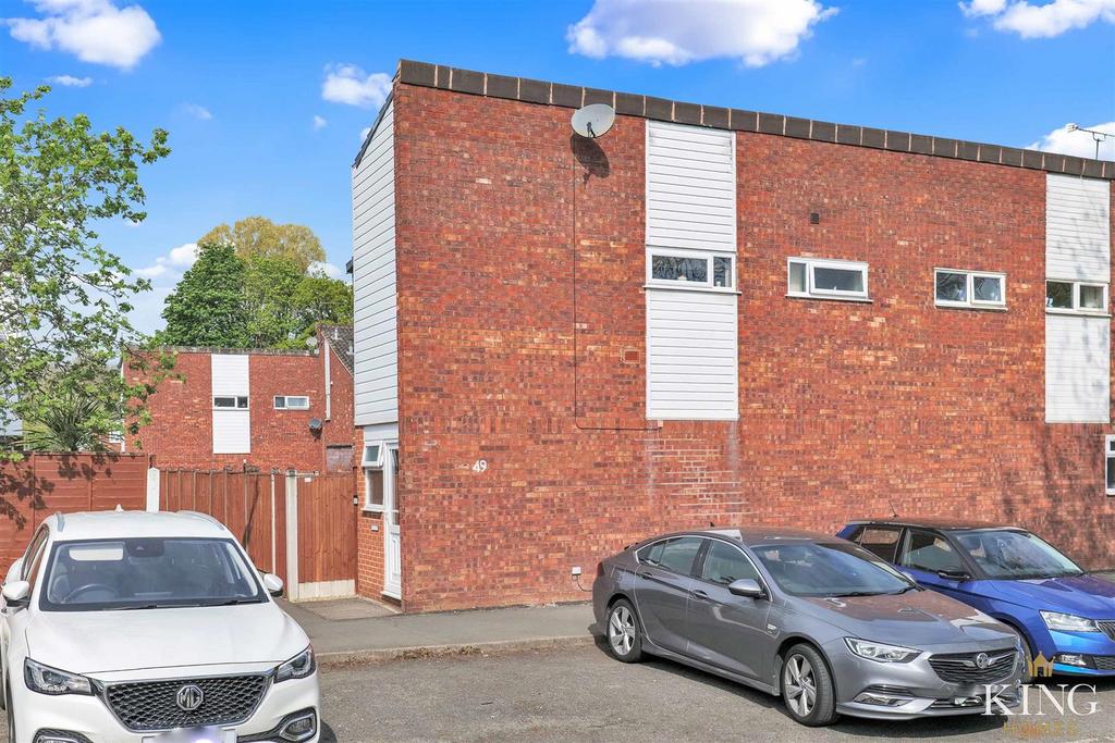 Pembridge Close, Redditch 3 bed semi-detached house - £220,000