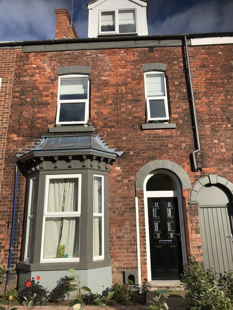 Lea Road, Gainsborough DN21 4 bed terraced house to rent - £1,250 pcm ...