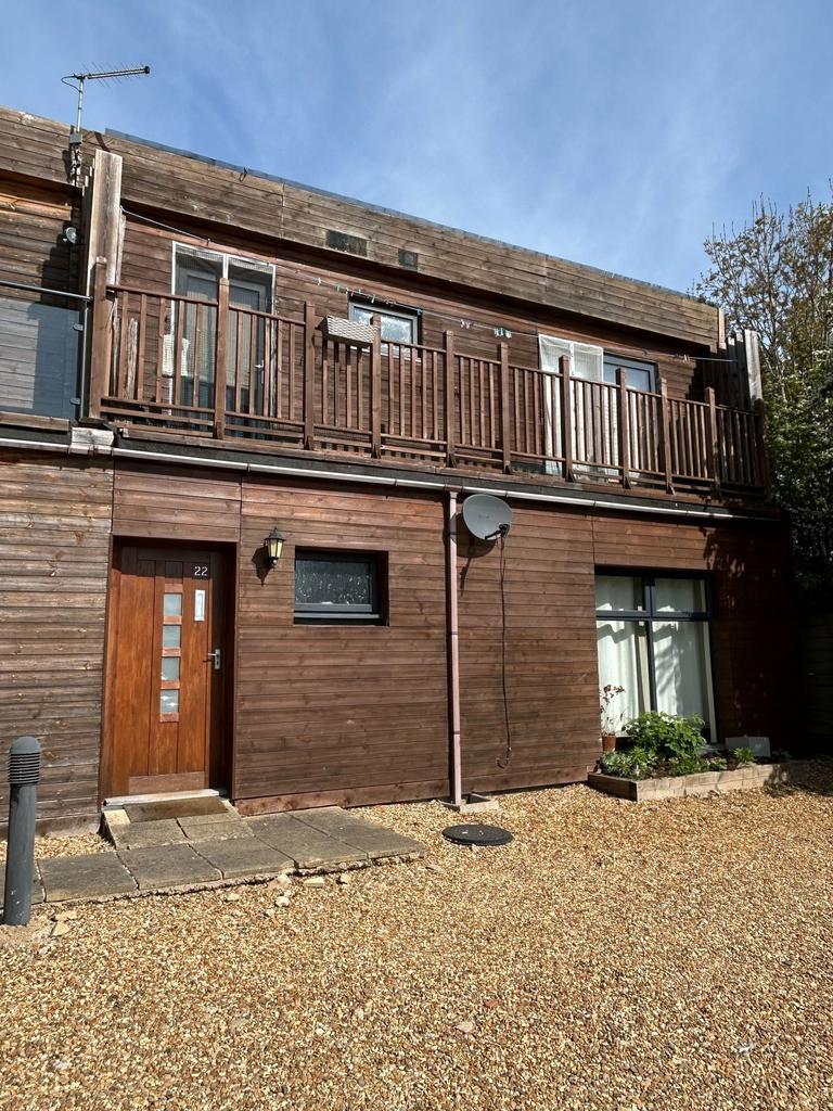Weldon Road, Corby NN17 2 bed maisonette to rent - £935 pcm (£216 pw)