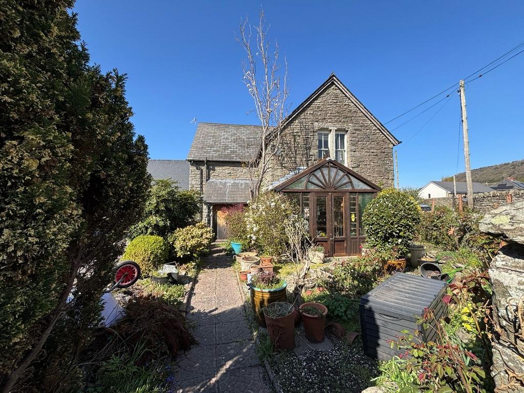 School Road, Talgarth, Brecon, LD3 3 bed detached house for sale - £350,000