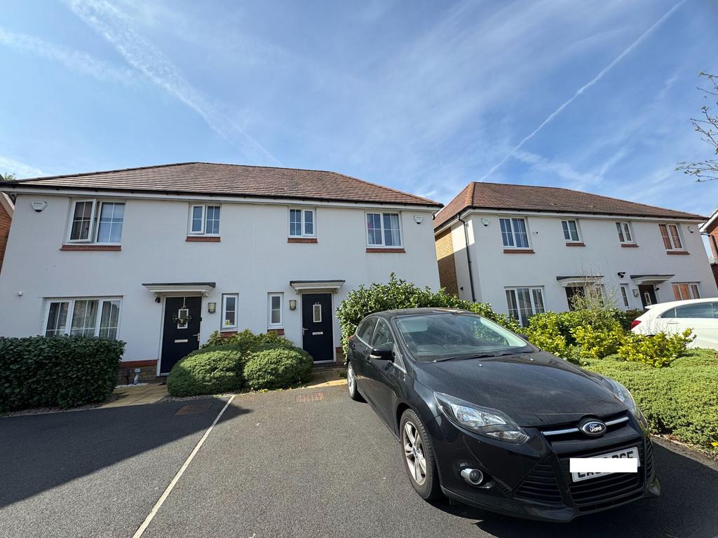 Brigadier Road, Stockport SK5 3 bed semi-detached house for sale - £270,000