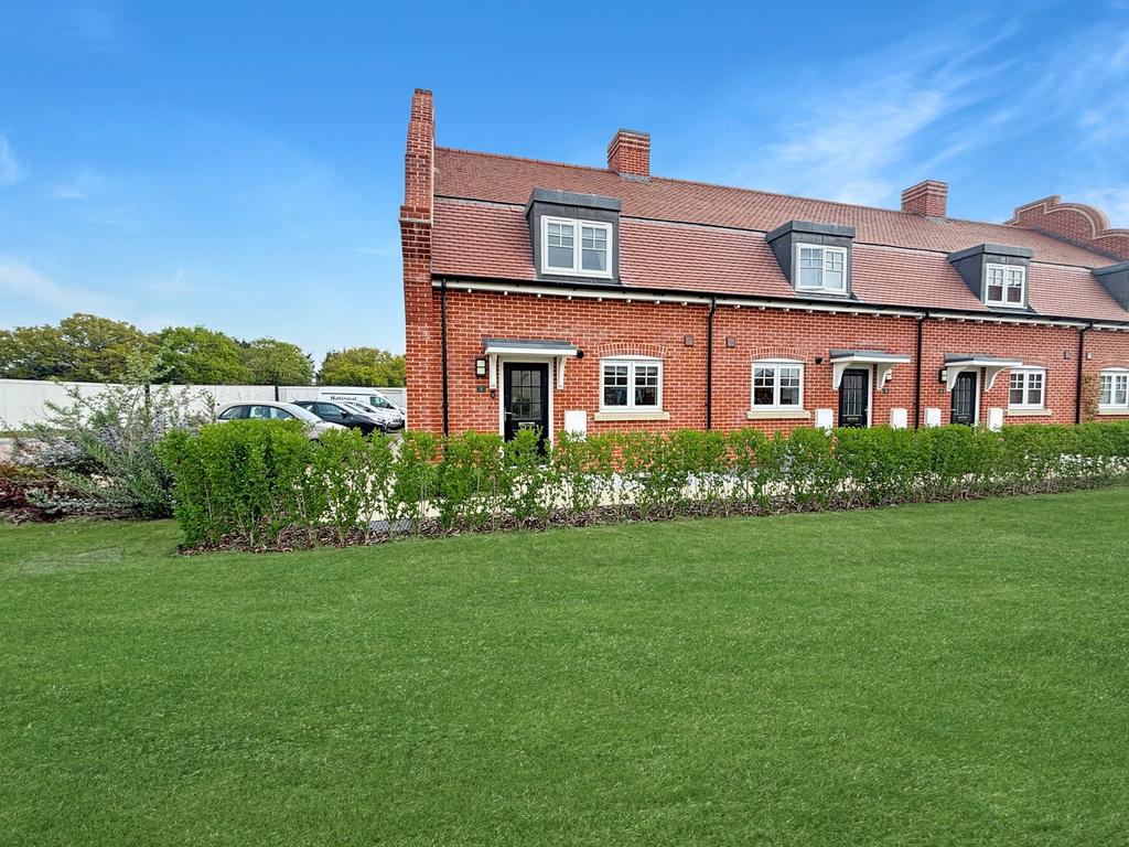 Lancaster Way, Elmstead, Colchester, CO7 2 bed terraced house - £300,000