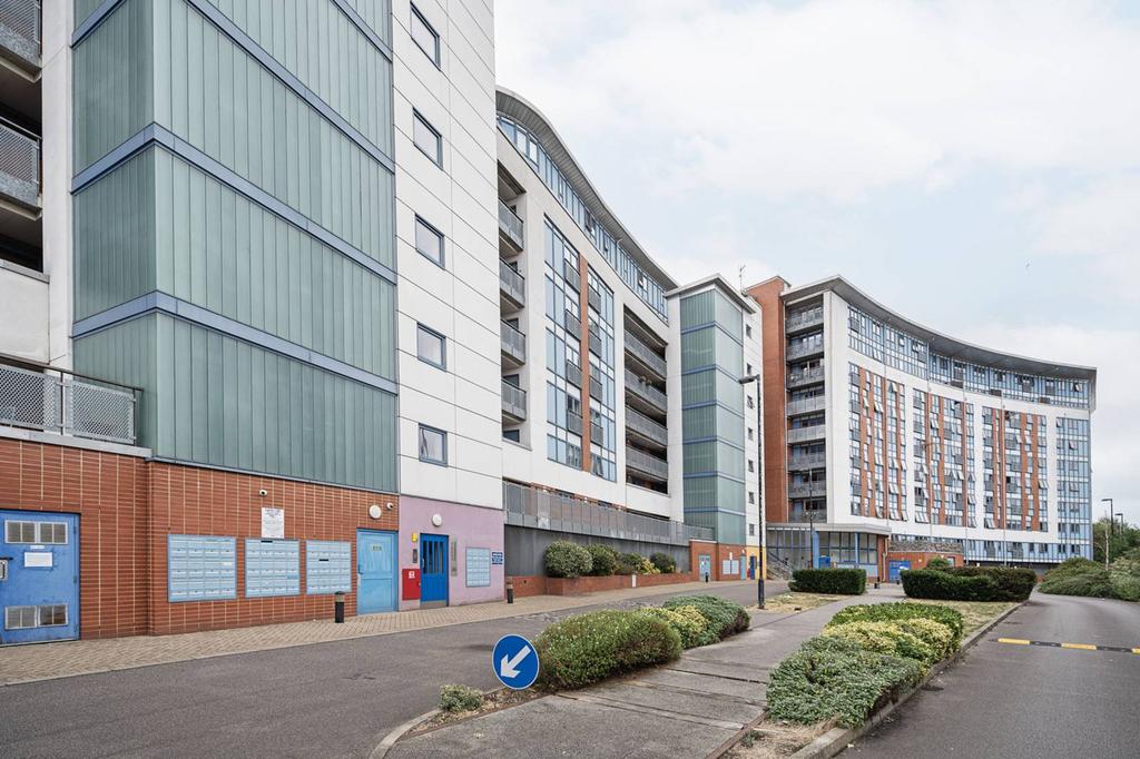 Roundwood Court, Meath Crescent... 2 bed flat for sale - £340,000